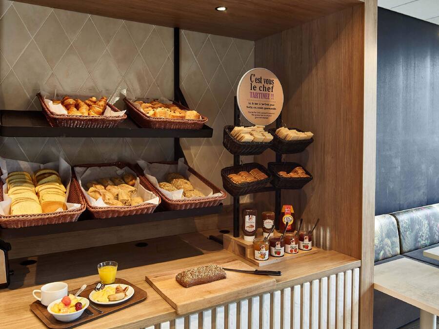 Café da manhã com buffet todos os dias mediante uma taxa