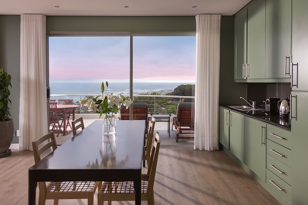 Atlantic View Deluxe Suite | Vista do quarto