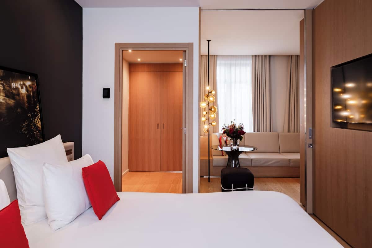 Suíte, terraço (Eiffel) | 1 quarto, roupas de cama antialérgicas, edredons de pluma