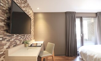 Quarto duplo standard, vista para a cidade | Fachada