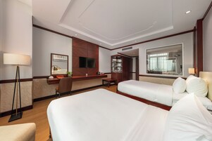 Quarto (Oriental Suite) | Roupas de cama premium, frigobar, cofres nos quartos, escrivaninha