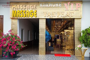 Tratamentos corporais, massagens de pedras quentes, tratamentos faciais