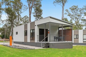 Deluxe 2 Bedroom Cabin - Sleeps 6 | Varanda