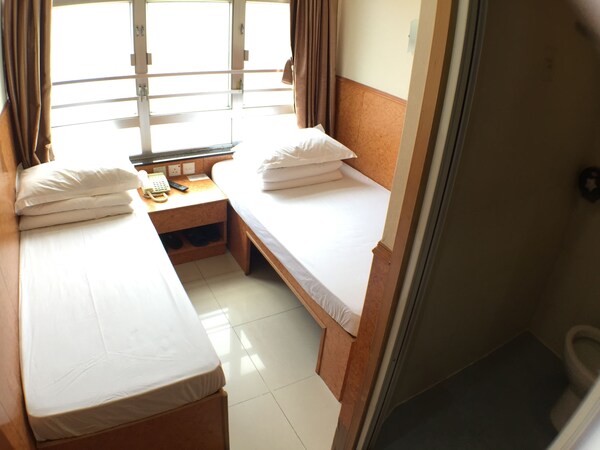 Well Yet Guest House - Tsuen Wan