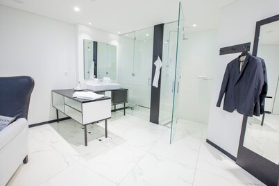 Longstay Residence Thessoni home - Self check in serviced apartments & Hotel
