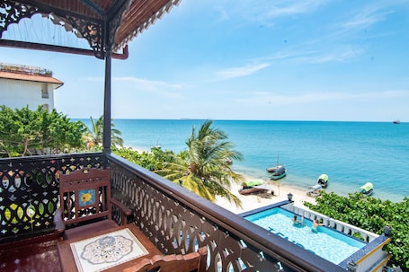 Junior Suite with Balcony and Ocean view | Vista para a praia ou o mar. Tembo House Hotel