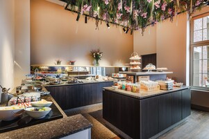 Buffet de pequeno-almoço
