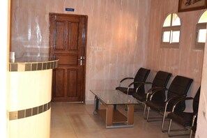 Área de estar no saguão