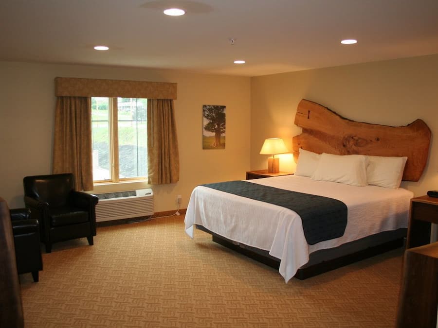 Quarto Deluxe | Cofre no quarto, com decoração personalizada