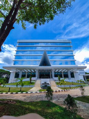 UNHAS HOTEL & CONVENTION(マカッサル)を予約 - 宿泊客による口コミと料金 | ホテルズドットコム