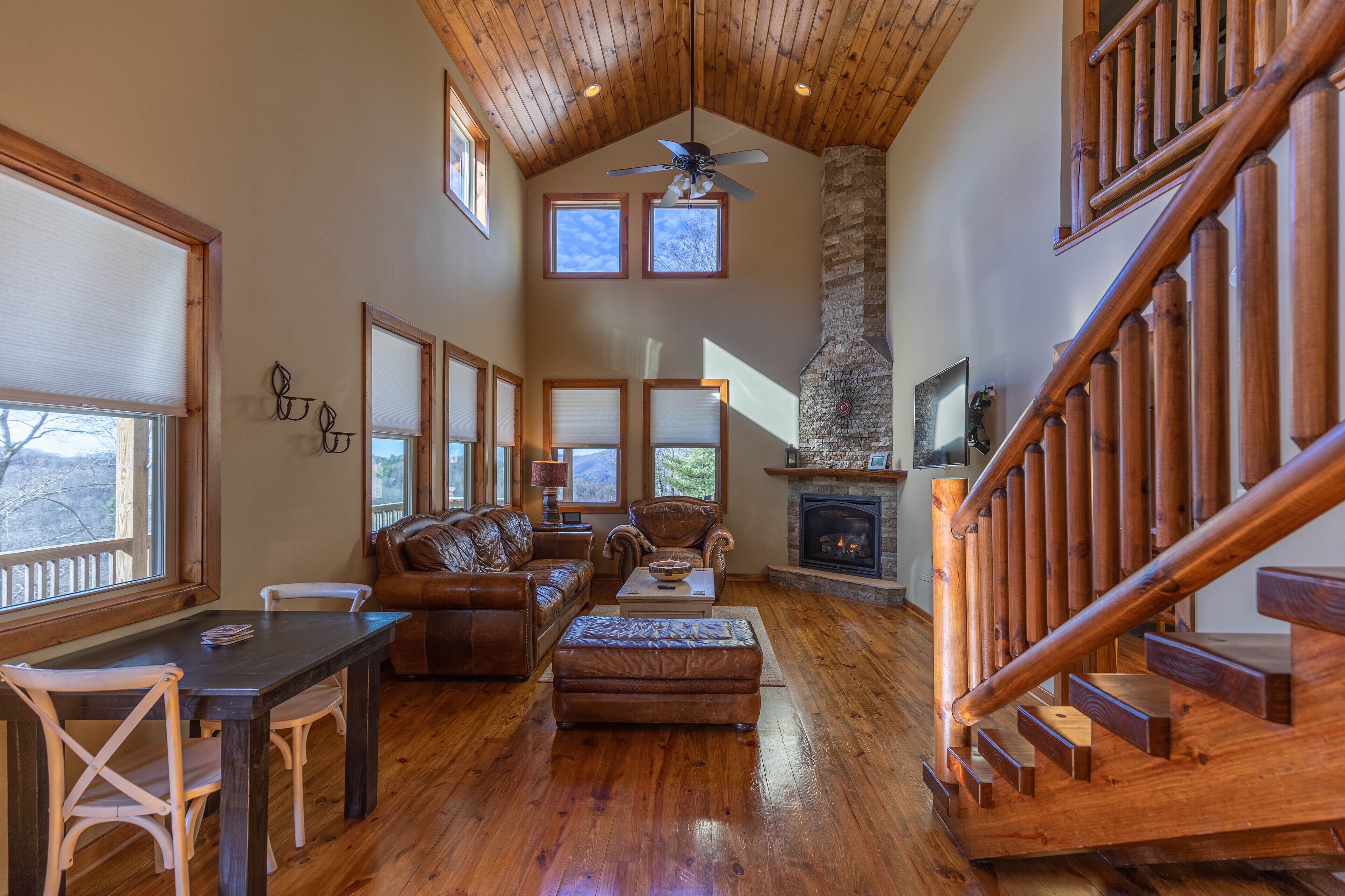 Skyland Cabin - Great Mtn Views, Hot Tub, Fire Pit, Excellent Location! - Boone, NC