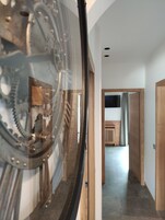 Apartamento superior | Ferros/tábuas de passar roupa, Wi-Fi de cortesia