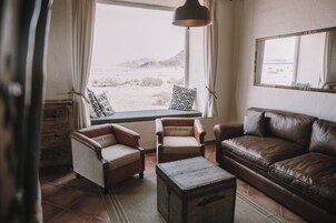 Quarto Familiar | Roupa de alta qualidade, cofre no quarto, com decoração personalizada 