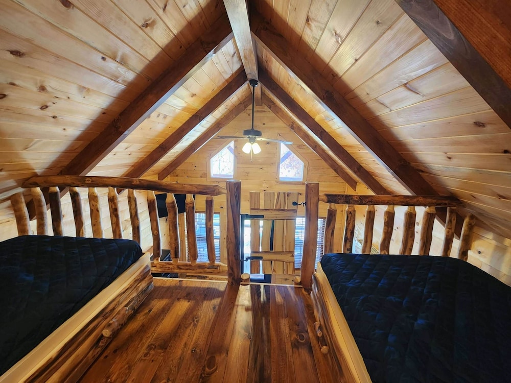 Sequoia/lakeview 4-6 Person Midsize Cabin - Ohio