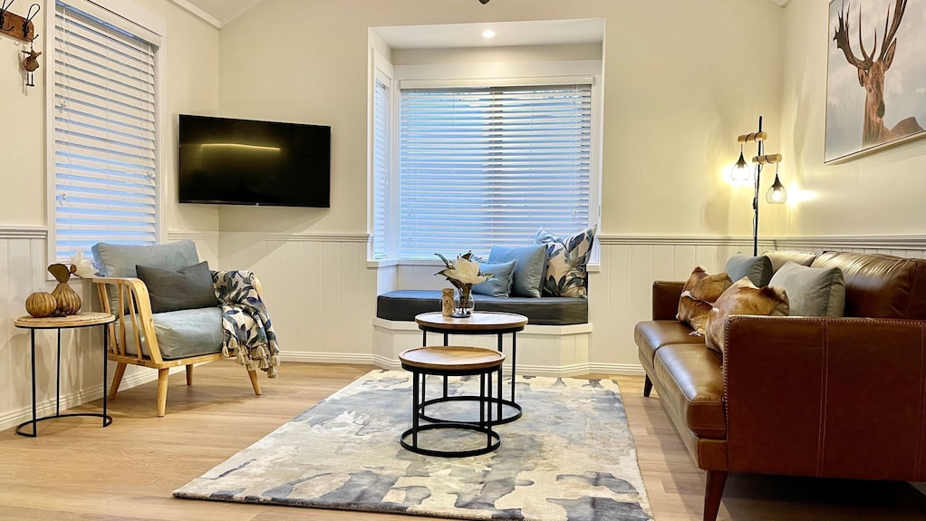 Autumn Beauty - Alpine Cottage 5 - Bright