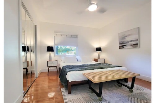 An Oasis Home Close To Everything - Miami, FL
