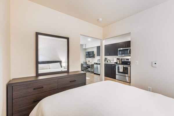 Tacoma Lux Modern Suite|2br 1ba Fit For Long Stay - Tacoma, WA