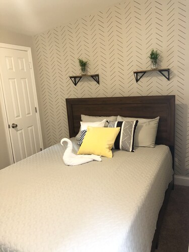 Stylish Retreat Minutes To Stadiums, Inner Harbor, Casino & Top Golf - Baltimore, MD