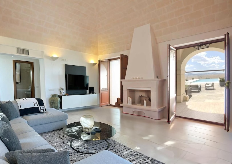 Private Hilltop Villa With Infinity Pool Perfect To Explore Matera & Puglia - 마테라