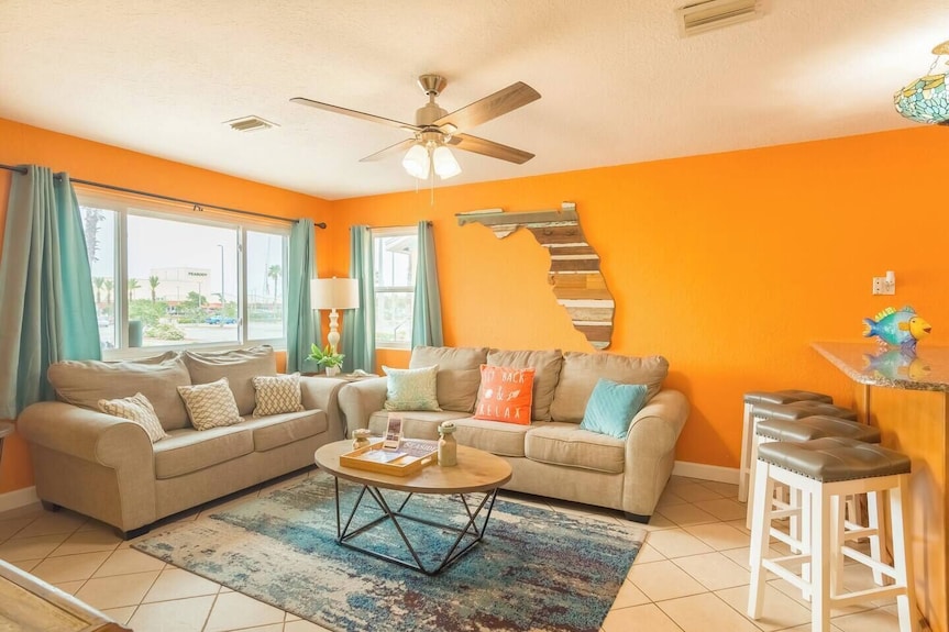 Cowboy Pool / Mini Golf / Walk 2 Beach & Ocean Center! Pets Ok - Daytona Beach, FL