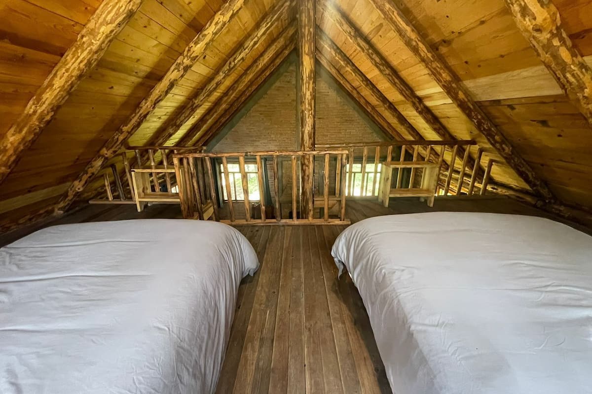 Cabana standard (4) | 5 quartos, roupas de cama premium, edredons de pluma, roupa de cama