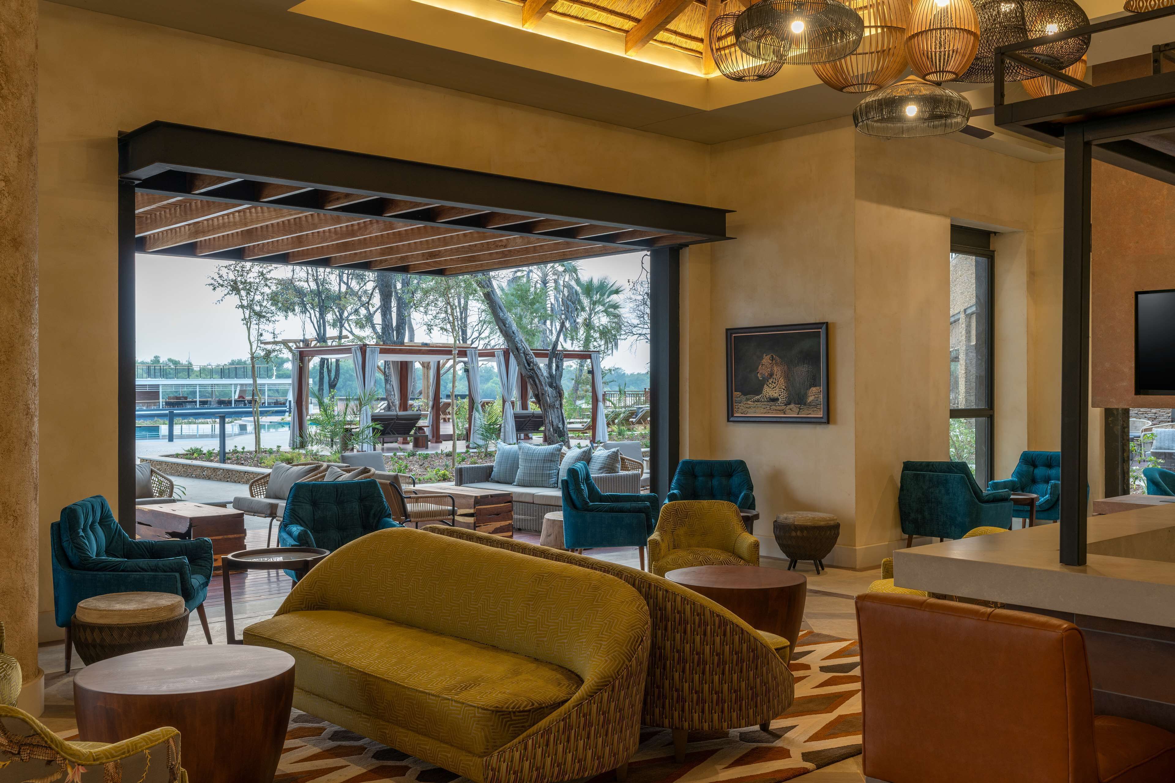 Serviço de café da manhã, culinária africana, vistas para a piscina 