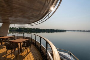 Serviço de café da manhã, culinária africana, vistas para a piscina 