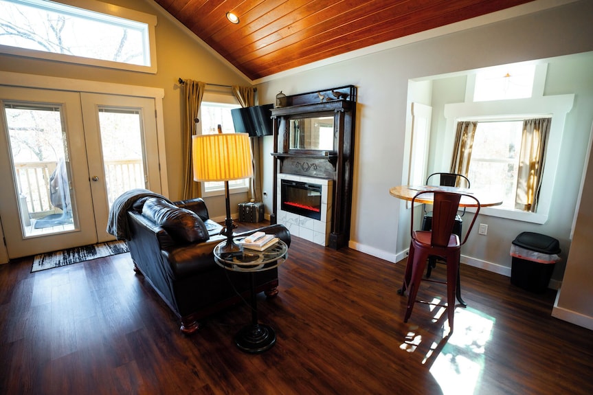 Whippoorwill Treehouse - Starlight Haven - Hot Springs, AR