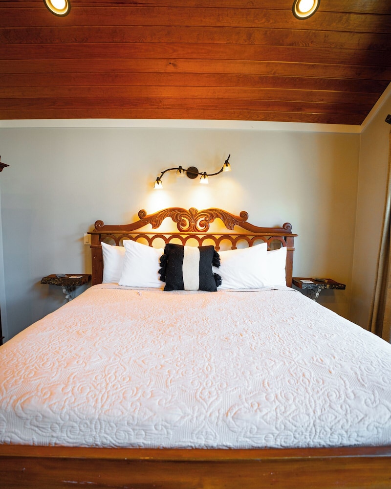 Whippoorwill Treehouse - Starlight Haven - Hot Springs, AR
