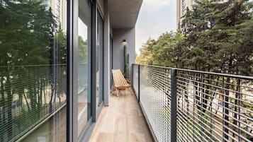 Apartamento grand, vista para a cidade | Terraço/pátio
