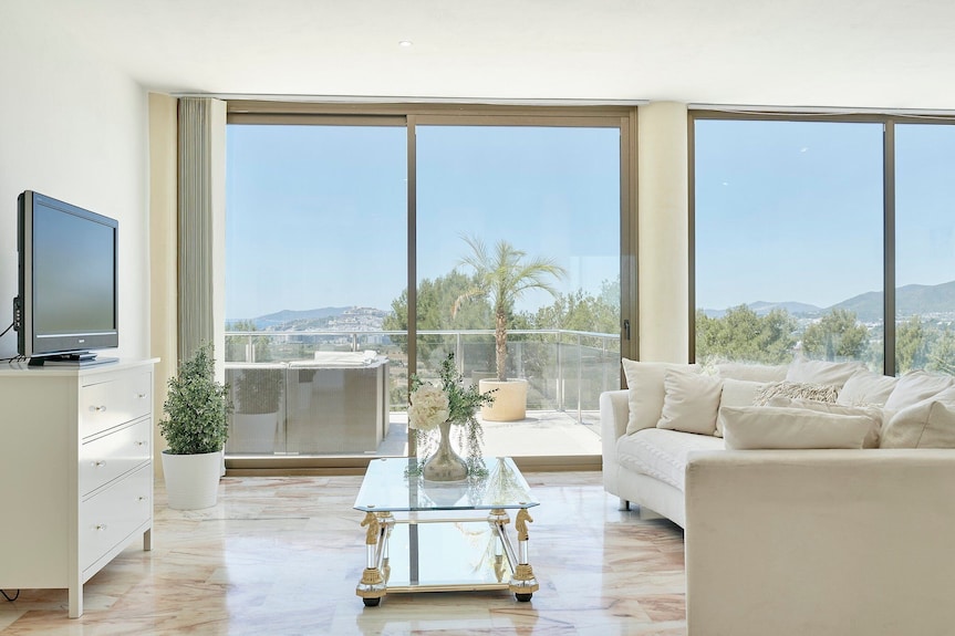 Alluring Ibiza Villa | Can Rimbau Heights | 4 Bedrooms | Private Pool & Beautiful Sea View | Santa Eularia - Ibiza