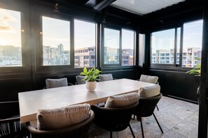 Penthouse de Luxo, Vista para a cidade (4 King Beds) | Terraço/pátio interior