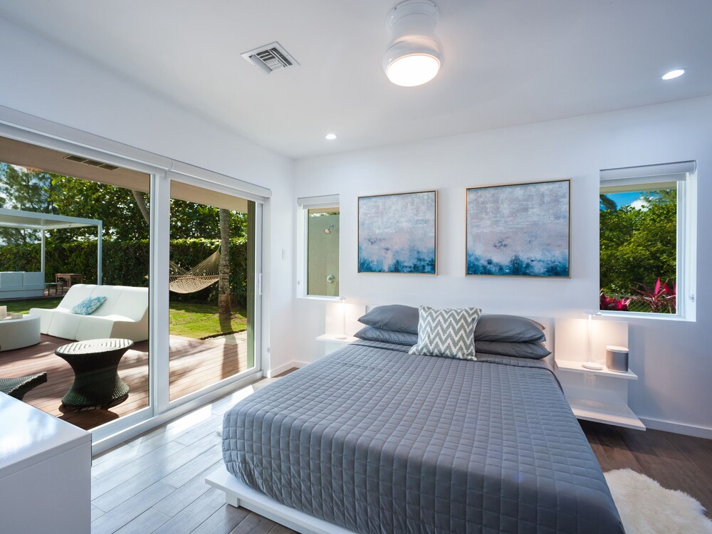 6 Bdrm Oceanfront Resort Villa w/ Stunning Views, Pool, Spa & Onsite ...