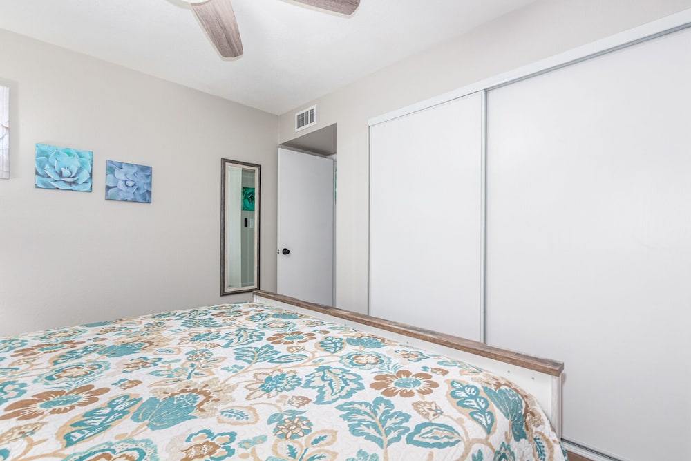 NEW & GORGEOUS Lakefront ZEN 3 bedrooms [2 KING +1 Queen] - Phoenix | Vrbo