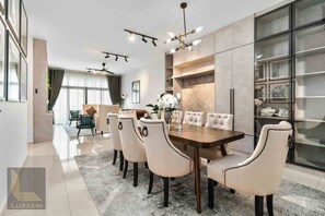 Apartamento Royal, 3 quartos, Vista para a cidade | Sala de estar