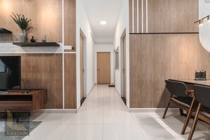 Apartamento Sénior, 3 quartos, Vista para a cidade | Sala de estar
