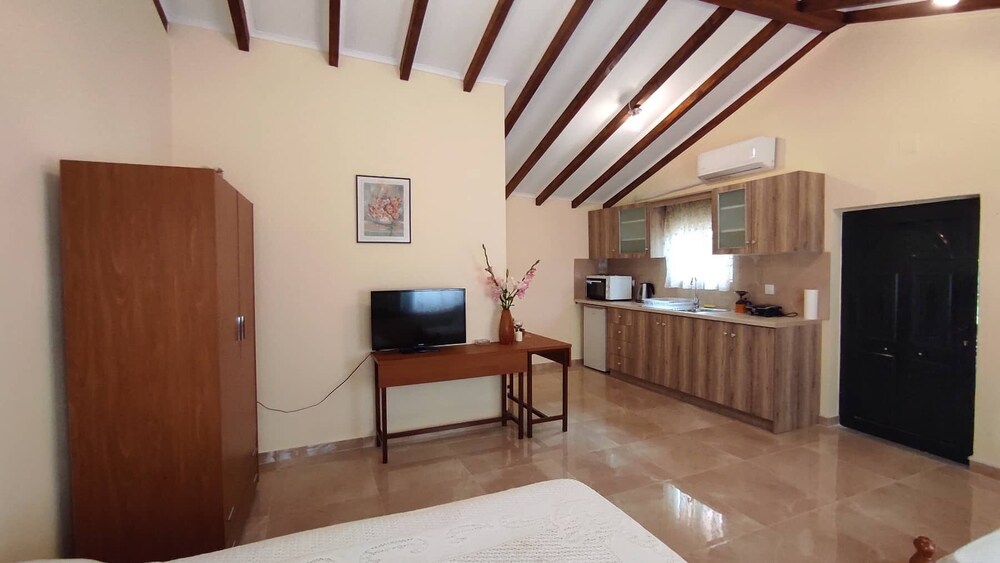 Potami Studios - Kavos