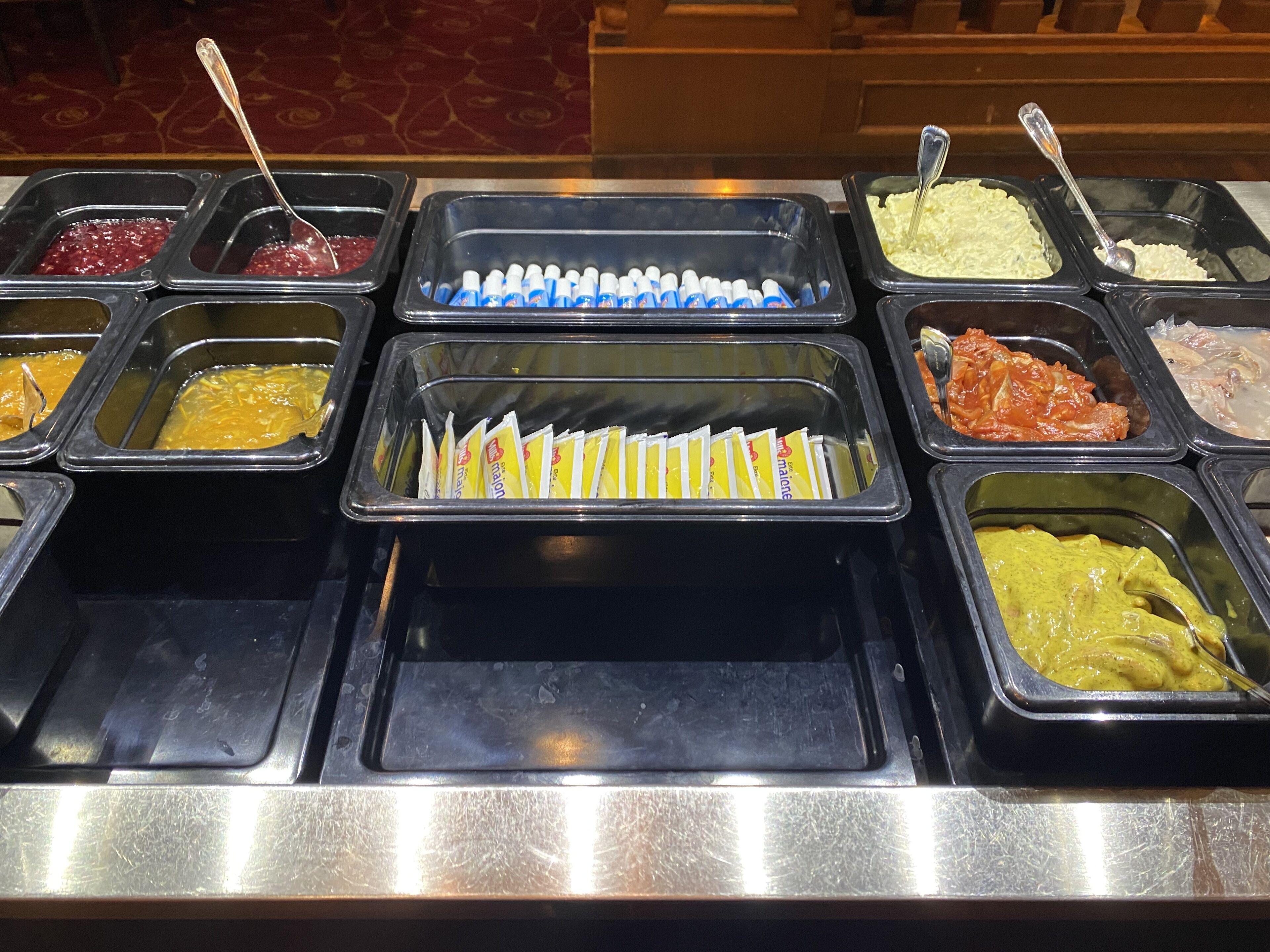 Café da manhã com buffet grátis todos os dias