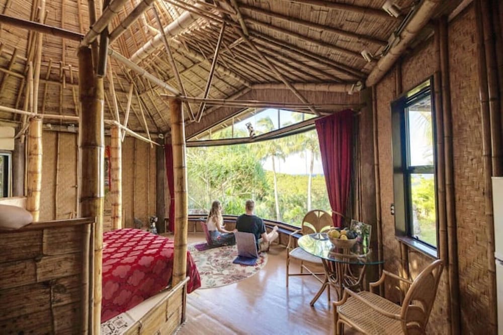 Honeymoon Bliss: Bamboo Temple With Ocean Views At Maui Eco Retreat - ハワイ州
