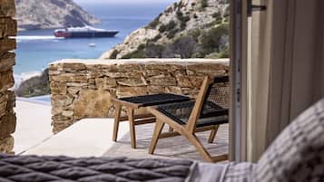 Maisonette with Sea View & Private Pool | 1 quarto, cofre com capacidade para portátil