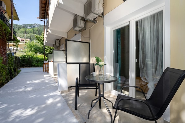 Quarto Standard, 2 camas individuais | Terraço/pátio interior