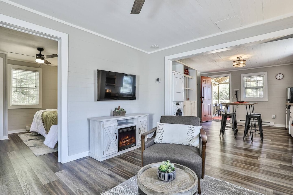 Welovealldogs/fullyfencedyards/firepit/views/2king - Ellijay, GA