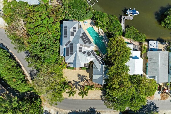 Anna Maria Beach Serenity - Anna Maria, FL
