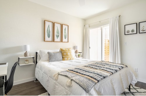 Cute/cozy Private Suite In South Seattle! Light Rail Convenient! - Mercer Island, WA