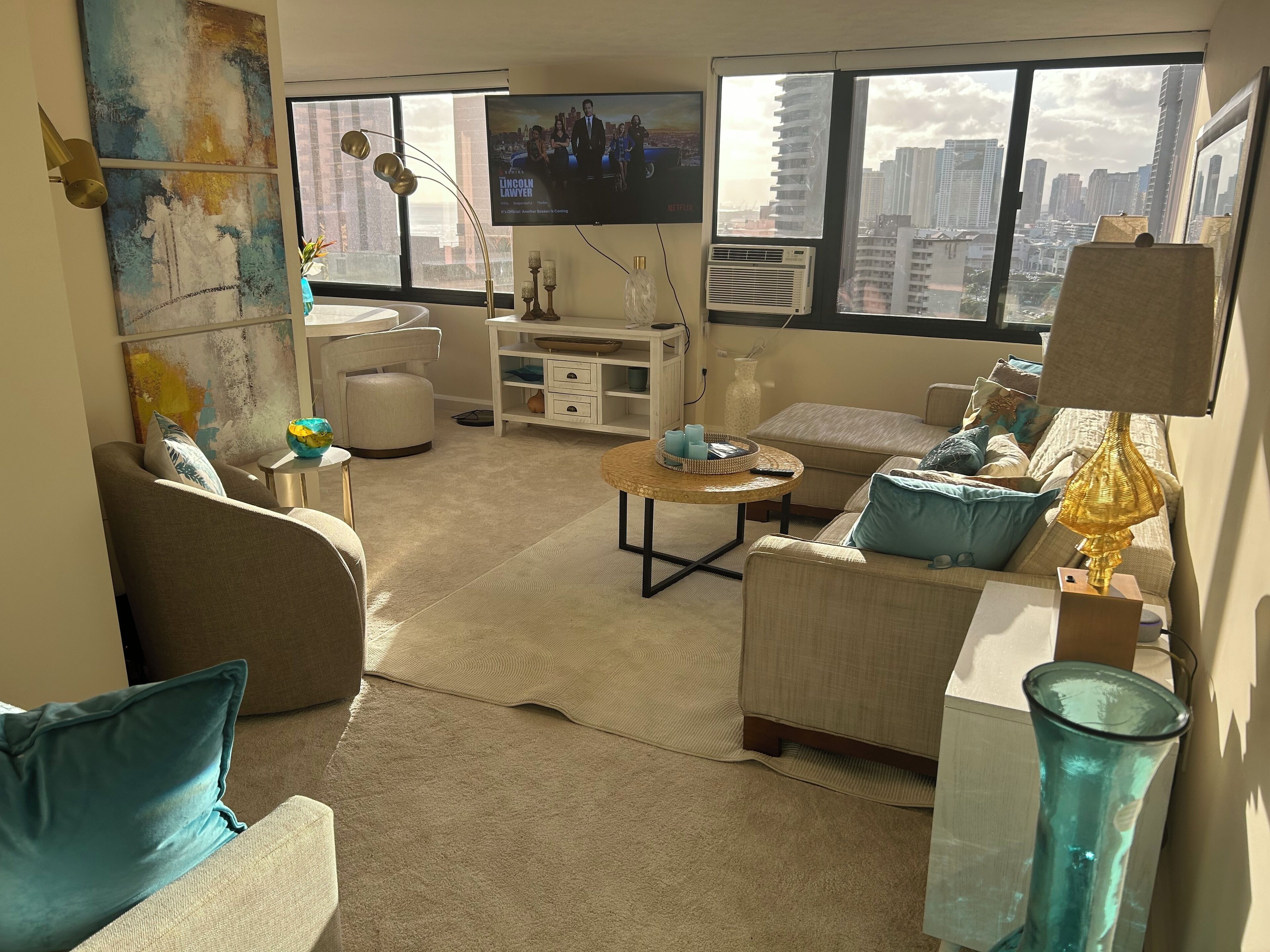 Awesome Ocean And Harbor Views And  Luxury Living In Luxury Building In Waikiki - Honolulu, HI