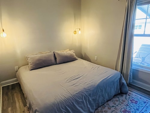 Tropical Oasis Near Water, Outdoor Shower+ Firepit - Lake Worth, FL