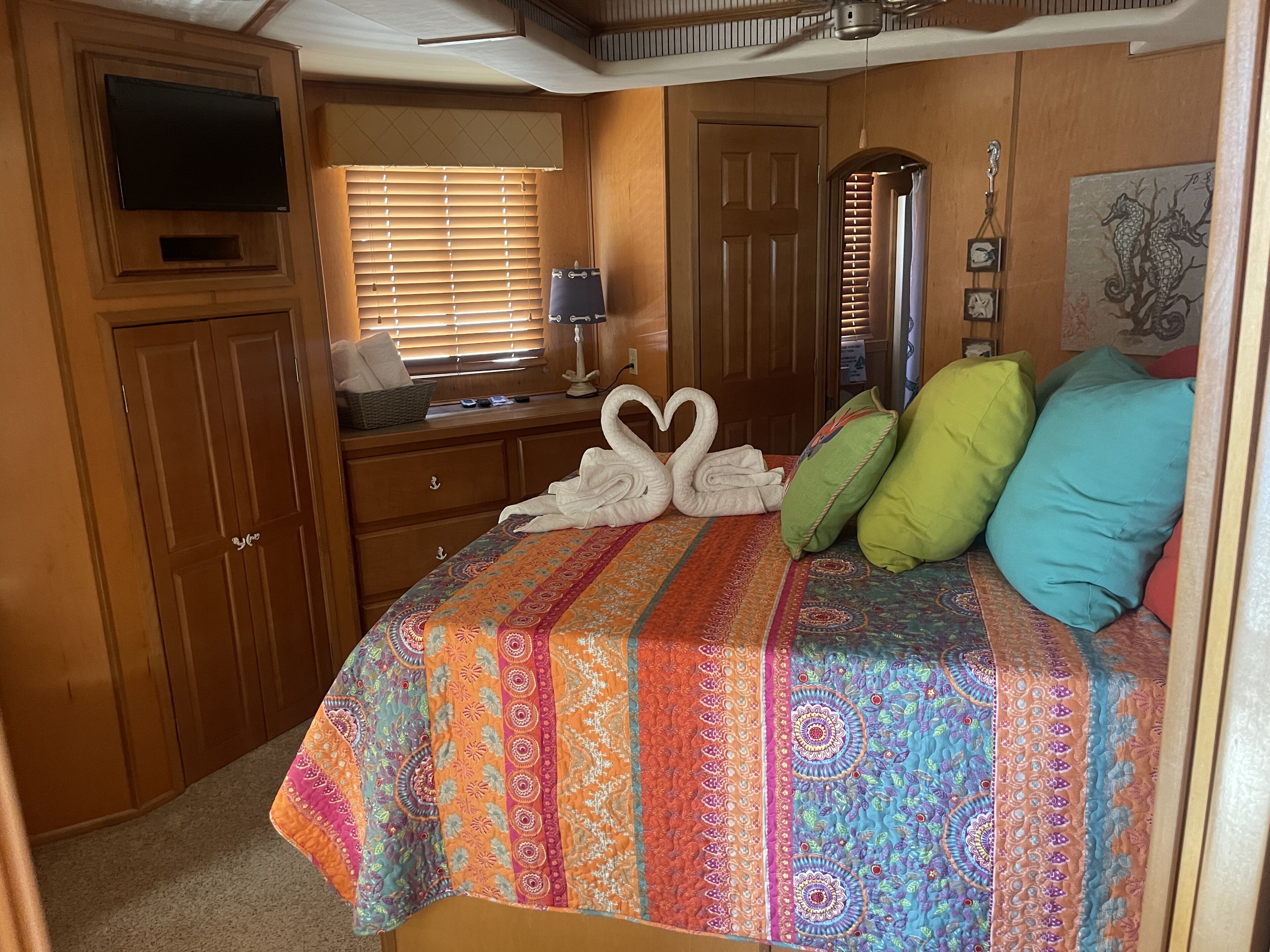 Southern Bell Is A Beautiful Houseboat Cozy And Relaxing. - Key West, FL