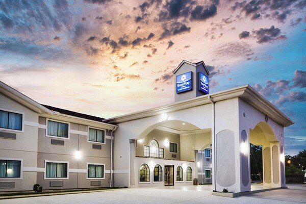 Surestay Studio By Best Western Conroe Downtown - Lake Conroe, TX