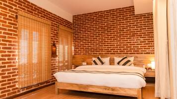 Quarto Duplo ou Twin Deluxe | Ferro/tábua de engomar, Wi-fi grátis
