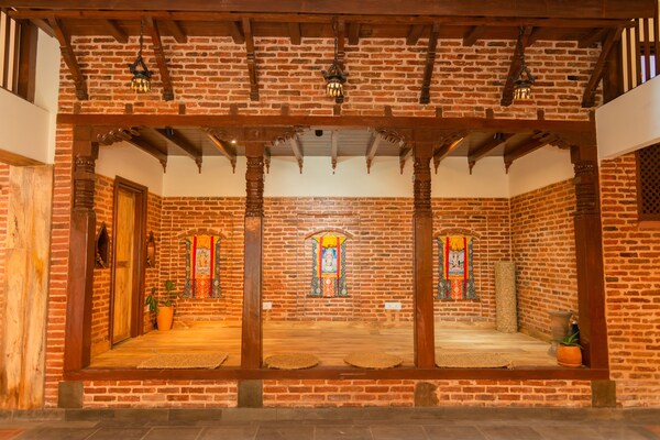 Kgh Patan - Katmandú